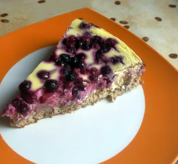 Tortica z mandlji in borovnicami / Blog | Blog - Malinca.si